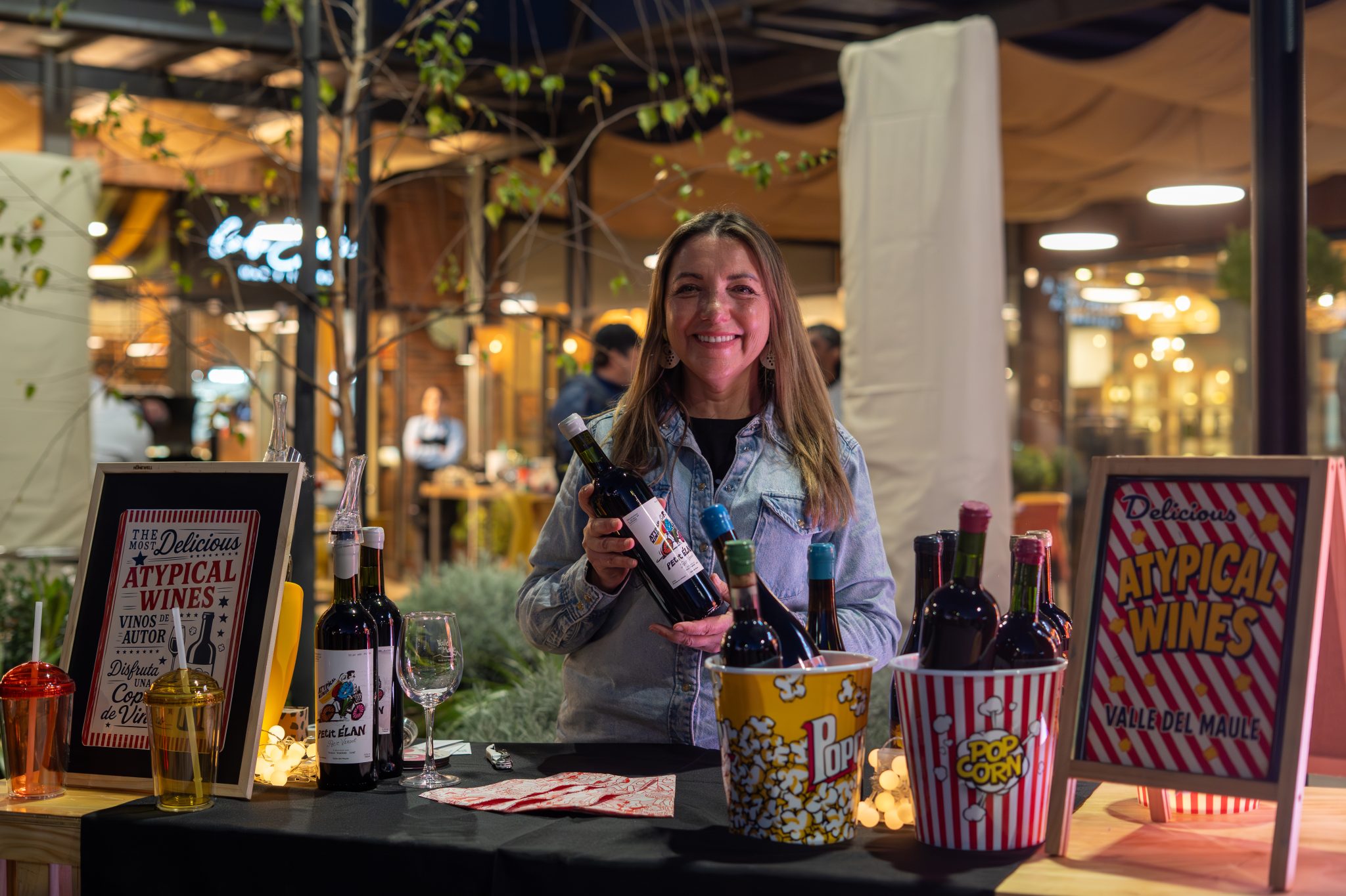 Emprendedores de Market Maule y viñedos locales dieron vida a la celebración del Día del Vino ...
